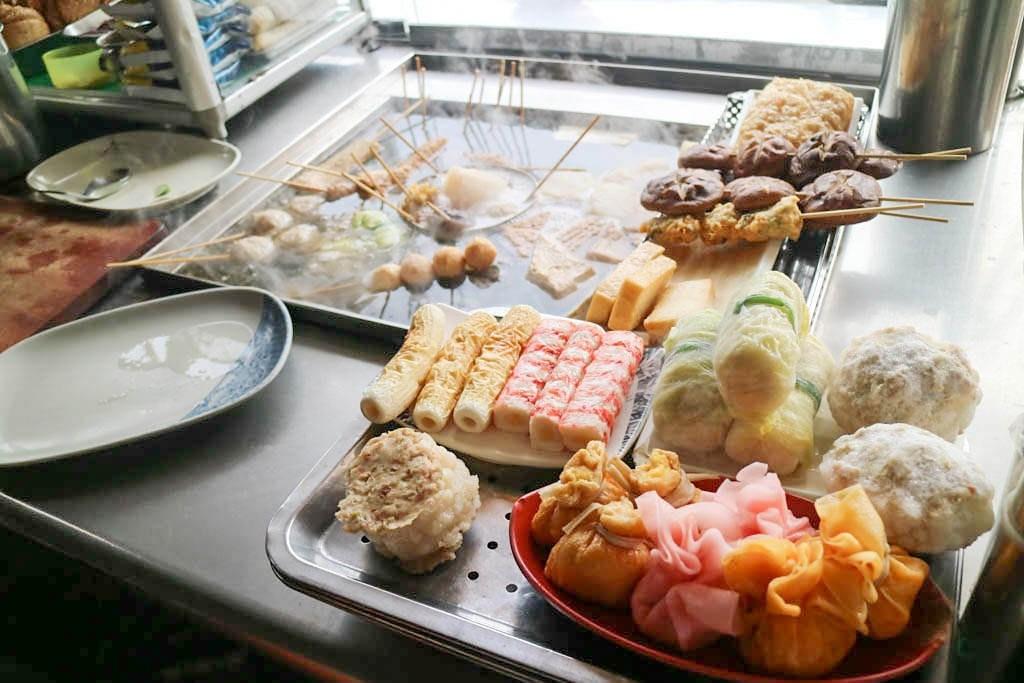 高雄人的日常 西子灣吃黑輪+大腸包小腸 https://reurl.cc/OVY-發胖版｜PopDaily 波波黛莉